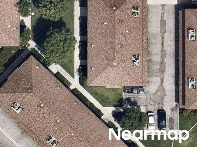 Chadron Ave