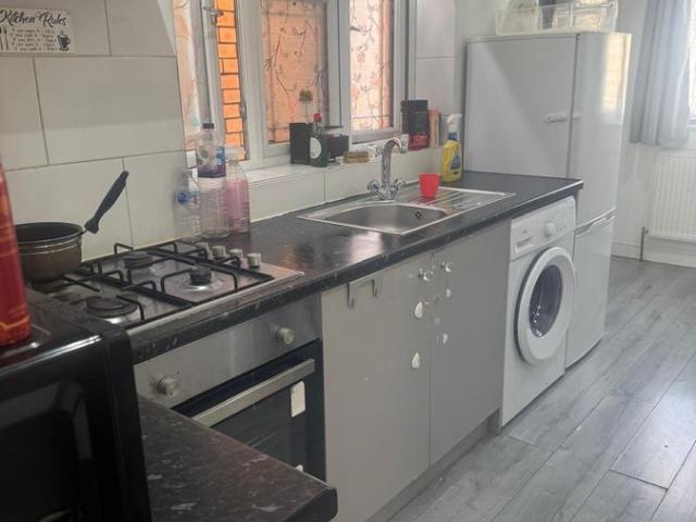 Chadwel Heath RM6, 1 bed flat to rent, £1,350 pcm | PrimeLocation