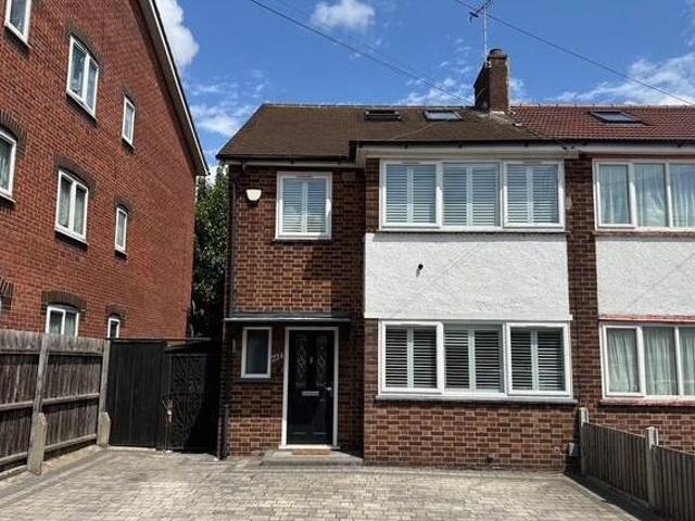 Chadwell Heath Lane, Romford, 4 Bedroom End