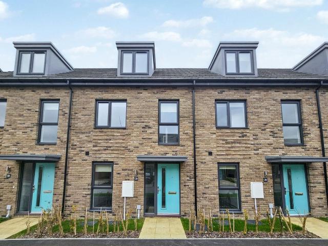 Chadwick Avenue, Bordon, Hampshire GU35, 3 bed terraced house to rent, £2,250 pcm | PrimeLocation