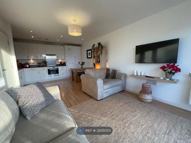 Chadwick House, London SW11, 2 bed flat to rent, £3,000 pcm | PrimeLocation