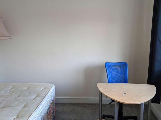 Chaffinch Close Room 2
