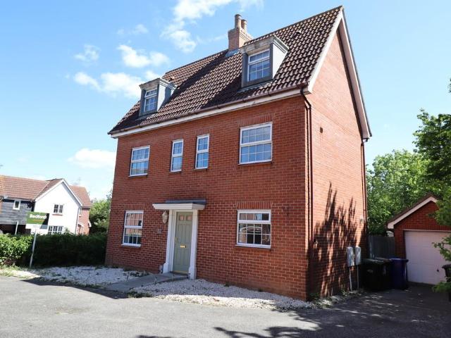Chaffinch Road, Bury St Edmunds IP32 5 bed detached house to rent £2,350 pcm £542 pw