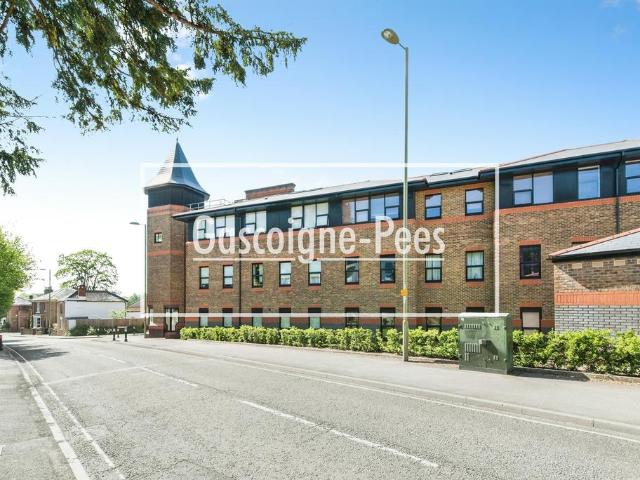 Chailey Court, Basingstoke, RG21 2 bed apartment to rent £1,450 pcm £335 pw