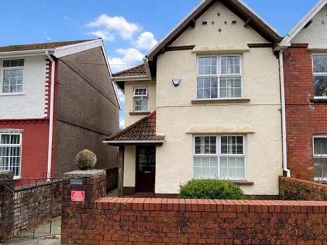 Chain Walk, Glynneath, 2 Bedroom Semi detached