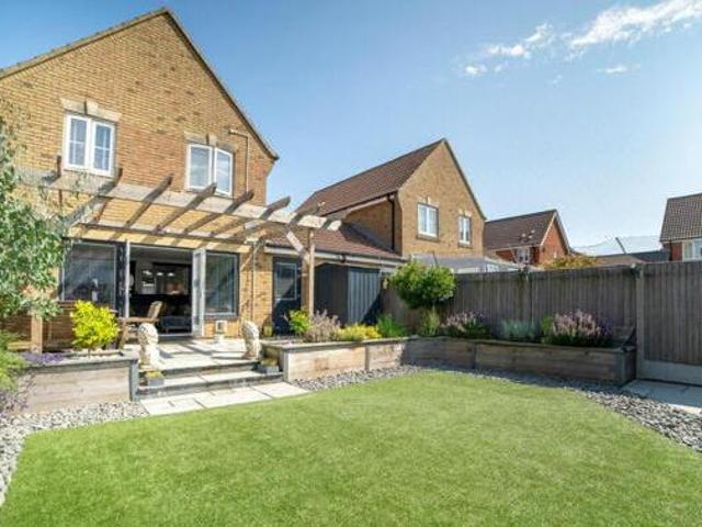 Chain Free Whitfield, Dover, 3 Bedroom Link