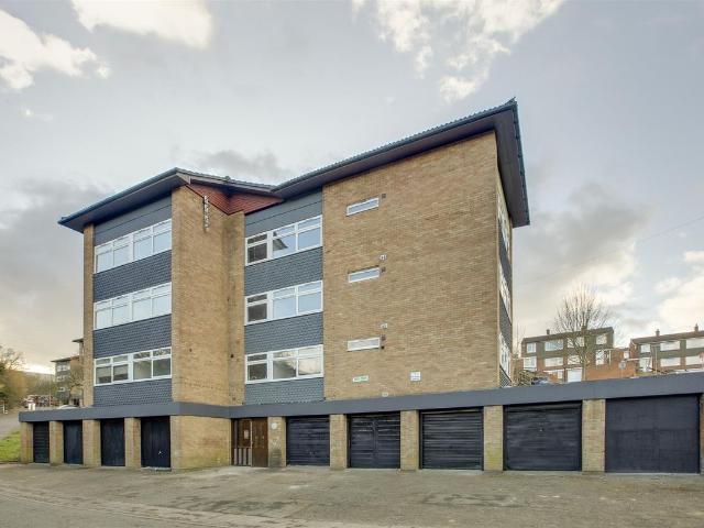 Chairborough Road, High Wycombe HP12, 1 bed flat to rent, £1,200 pcm | PrimeLocation