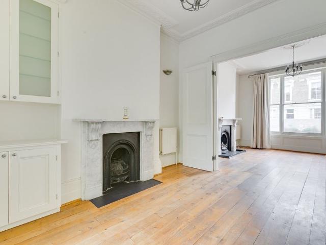 Chalcot Road, Primrose Hill, London, NW1 8LP