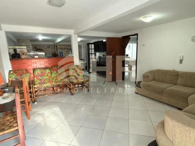 Chalé com 04 dormitórios e 01 vaga de garagem Baln
