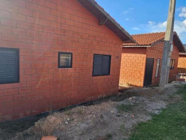 Chalé com 4 Quartos e 2 banheiros à Venda, 400 m² por R$ 700.000 Cód. ch2724
