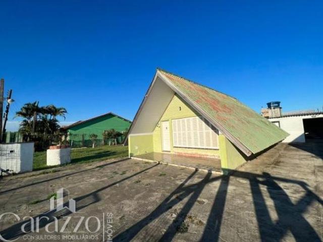 CHALÉ COM PISCINA E ANEXO EM NOVA TRAMANDAÍ