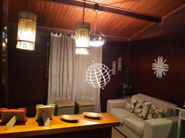 Chalé de madeira ao pé da montanha com 2 dormitórios à venda, 405 m² de terreno por R$ 700.000 Bos