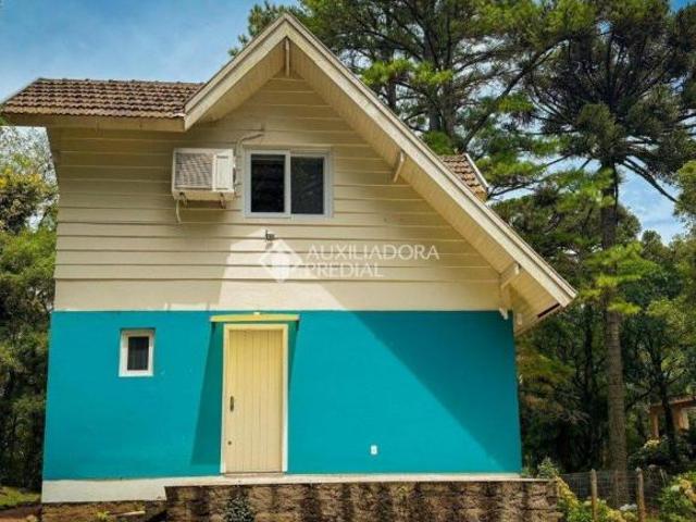 Chalé edificado sobre 4 lotes na beira do Lago São Bernardo, em São Francisco de Paula
