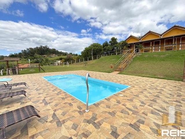 CHALÉS COM VISTA PARA A SERRA DA MANTIQUEIRA EM SOCORRO/SP