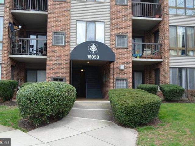 Chalet Dr Unit, Germantown, Condo For Sale