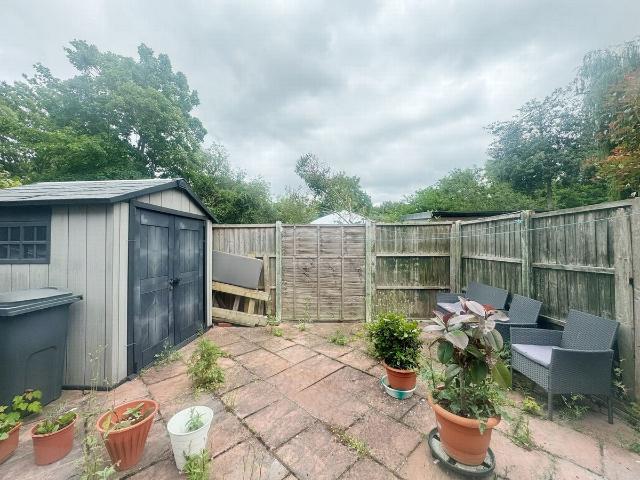 Chalfont Walk, Woodford IG8, 2 bed flat to rent, £2,000 pcm | PrimeLocation