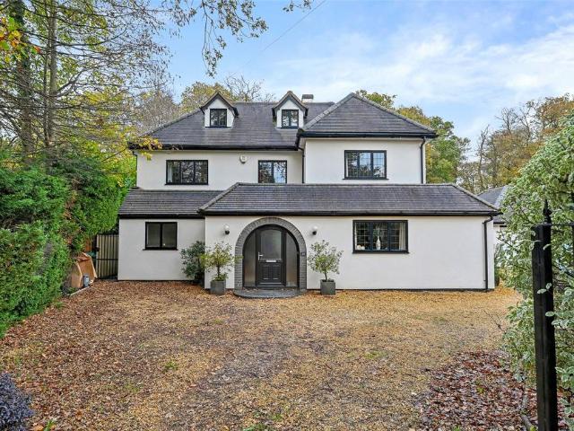 Chalfont Lane, Chorleywood. 7 bed detached house to rent £7,000 pcm £1,615 pw