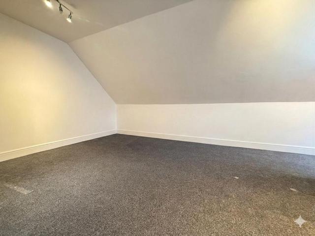 Chalfont Mews, Hillingdon, Uxbridge. 3 bed flat to rent £2,000 pcm £462 pw