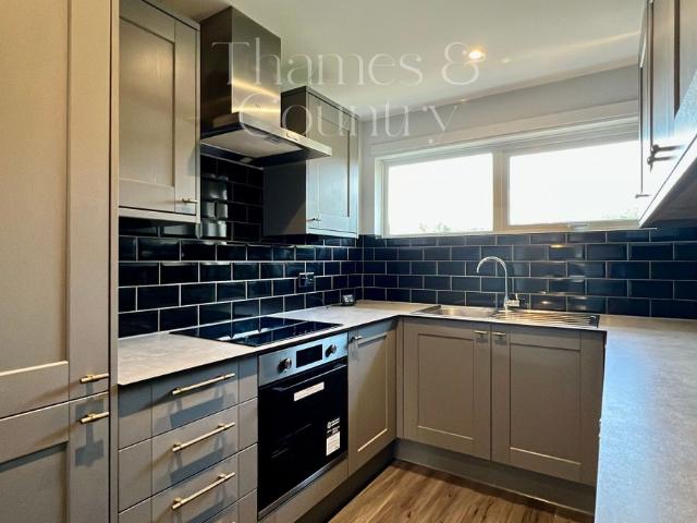 Chalford Flats, Northcroft, Wooburn Green, Buckinghamshire HP10, 1 bed flat to rent, £1,250 pcm | PrimeLocation