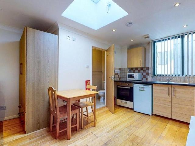 Chalk Farm Road, London, NW1 Studio to rent £1,650 pcm £381 pw