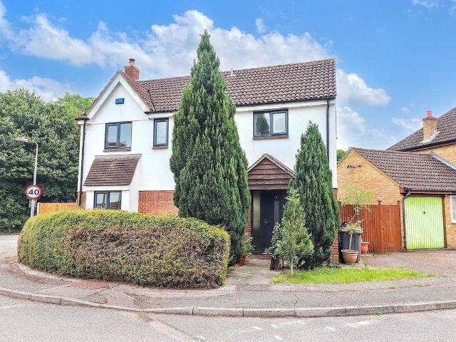 Chalkdown, Stevenage SG2, 4 bed property to rent, £2,000 pcm | PrimeLocation