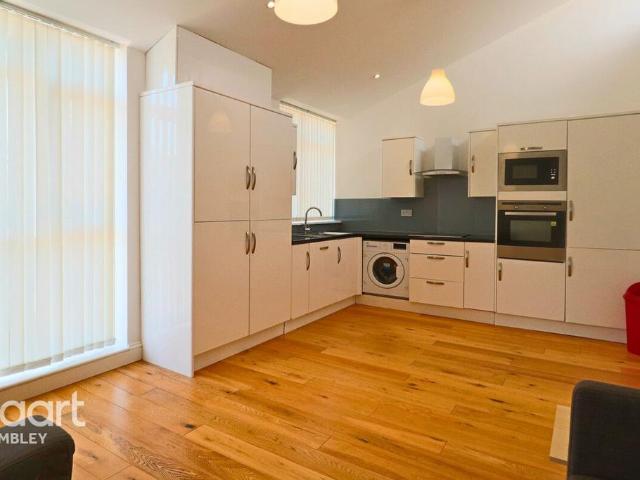 Chalkhill Road, London 2 bed maisonette to rent £2,150 pcm £496 pw