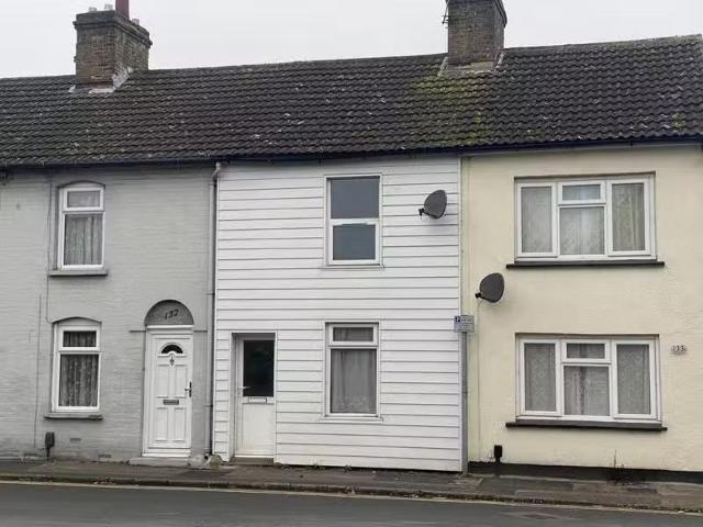 Chalkwell Road, Sittingbourne, Kent. 2 bed terraced house to r.