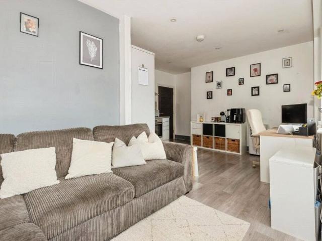 Challenge Court, Leatherhead, Surrey, KT22 7GS