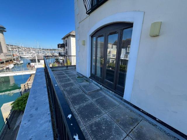 Challenger Quay, Falmouth, TR11 2 bed apartment to rent £1,550 pcm £358 pw