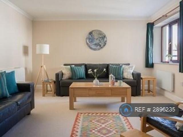 Challenger Quay, Falmouth, TR11 2 bed flat to rent £1,700 pcm £392 pw