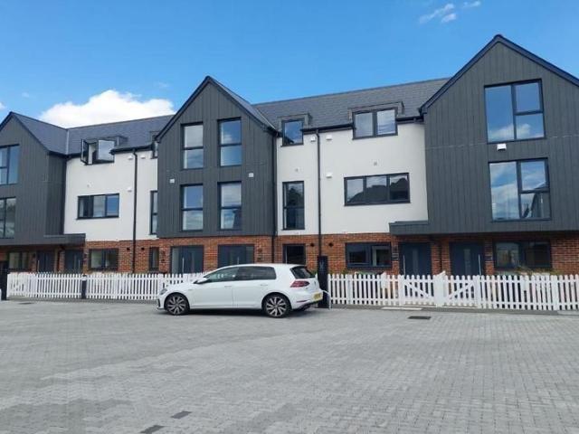 Challis Close, Tonbridge, Kent TN9, 4 bed terraced house to rent, £2,650 pcm | PrimeLocation