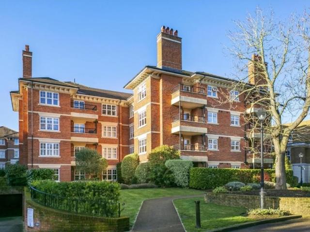 Chalmers Way, St Margarets TW1, 2 bed flat to rent, £2,900 pcm | PrimeLocation