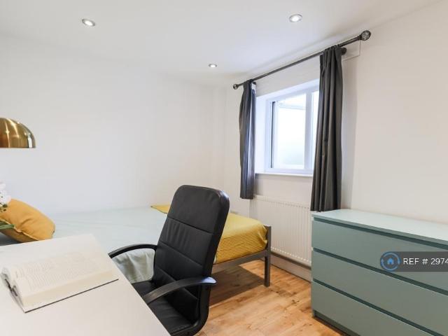 Chalton Street, London, NW1 5 bed flat to rent £5,500 pcm £1,269 pw