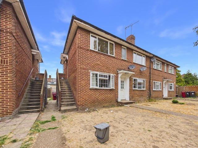 Chalvey Gardens, Slough, Berkshire SL1, 2 bed flat to rent, £1,400 pcm | PrimeLocation