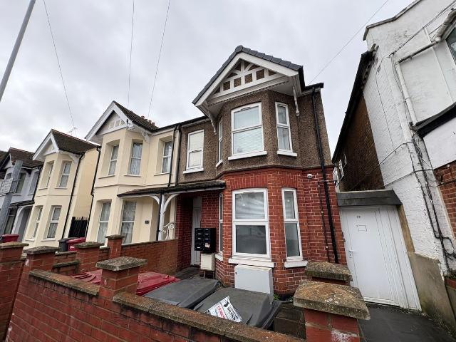 Chalvey Road East, Slough SL1, 1 bed flat to rent, £4,333 pcm | PrimeLocation