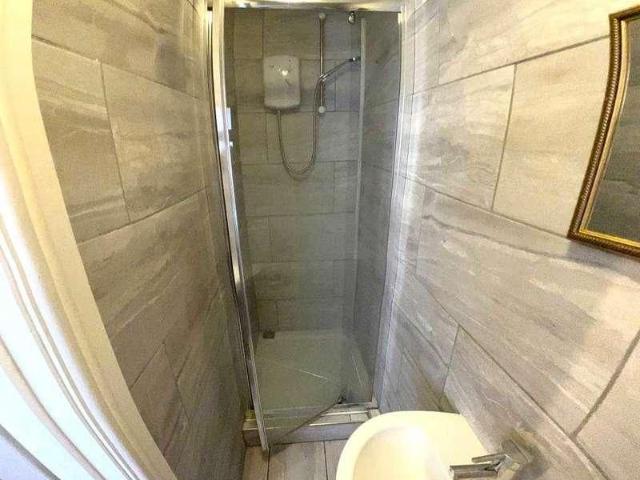 Chalvey Road West, Slough, SL1