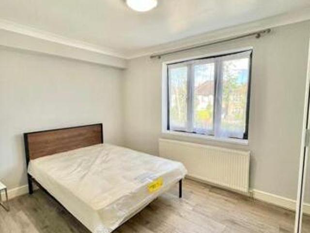 Chamberlayne Road, London,4 Bedroom Flat