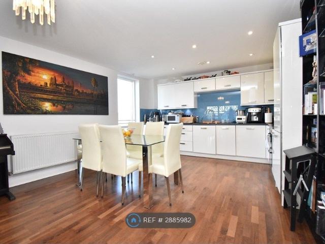 Chamberlayne Road, London NW10, 2 bed flat to rent, £2,500 pcm | PrimeLocation