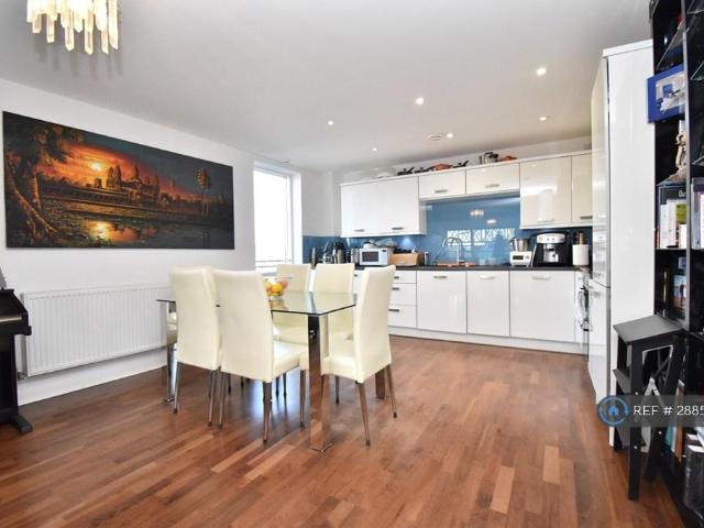 Chamberlayne Road, London, NW10 2 bed flat to rent £2,500 pcm £577 pw