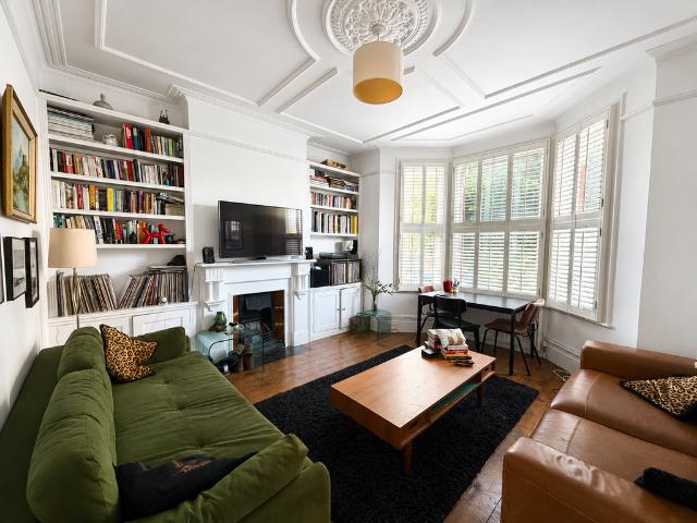 Chamberlayne Road, London NW10 2 bed ground floor flat to rent £2,500 pcm £577 pw