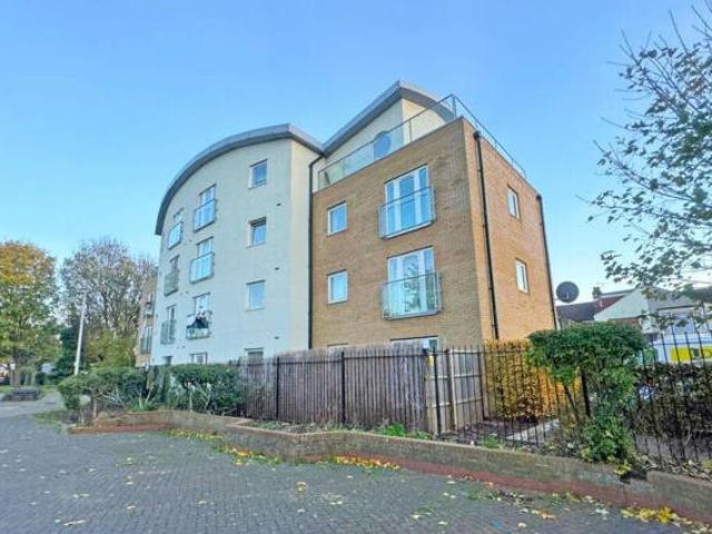 Chamberlain Close, Ilford, 1 Bedroom Flat