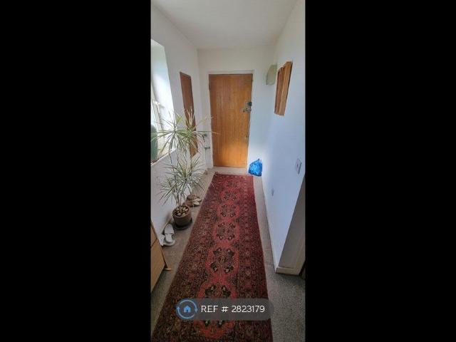 Chamberlain Close, Ilford IG1, 2 bed flat to rent, £1,850 pcm | PrimeLocation