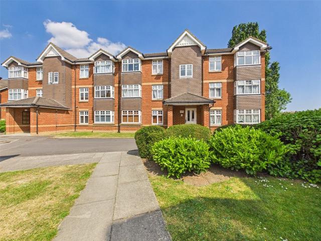 Chamberlain Gardens, Hounslow TW3, 2 bed flat to rent, £1,695 pcm | PrimeLocation