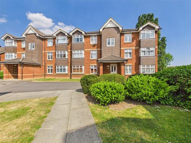 Chamberlain Gardens, Hounslow 2 bed apartment to rent £1,695 pcm £391 pw