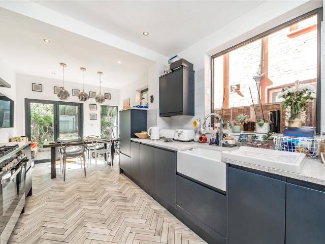 Chambers Gardens, London N2, 5 bed terraced house to rent, £3,750 pcm | PrimeLocation