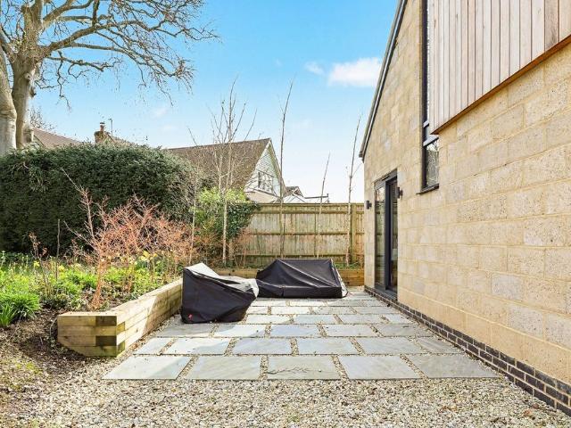 Chambrai Close, Applefort Upon Thames