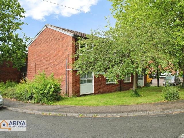 Champion Close, Rowlatts Hill, Leicester LE5, 1 bed flat to rent, £775 pcm | PrimeLocation
