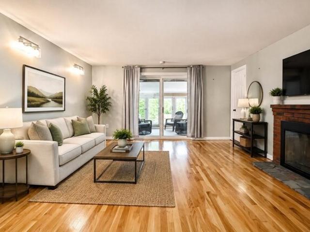 Champlain Dr, Hudson, Home For Sale