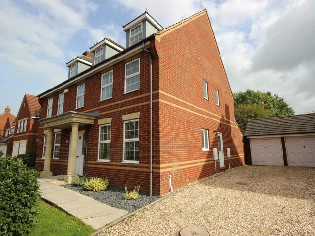 Champs Sur Marne, Bradley Stoke. 6 bed detached house to rent £2,950 pcm £681 pw