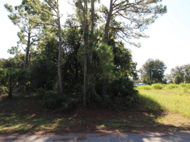 Chamrade Rd, North Port, FL 34288